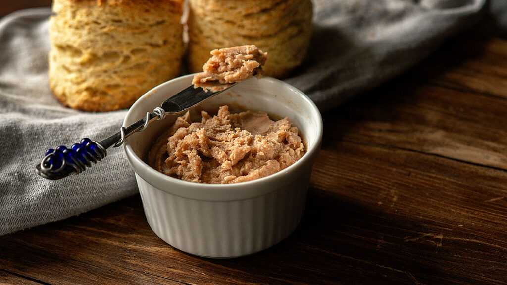 Texas Roadhouse Butter (Copycat Recipe) - Honey Cinnamon Butter