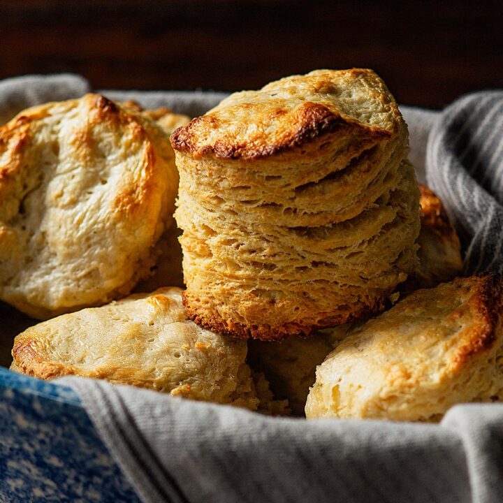 Southern Style Buttermilk Biscuits – Easy, Flaky Homemade Biscuits